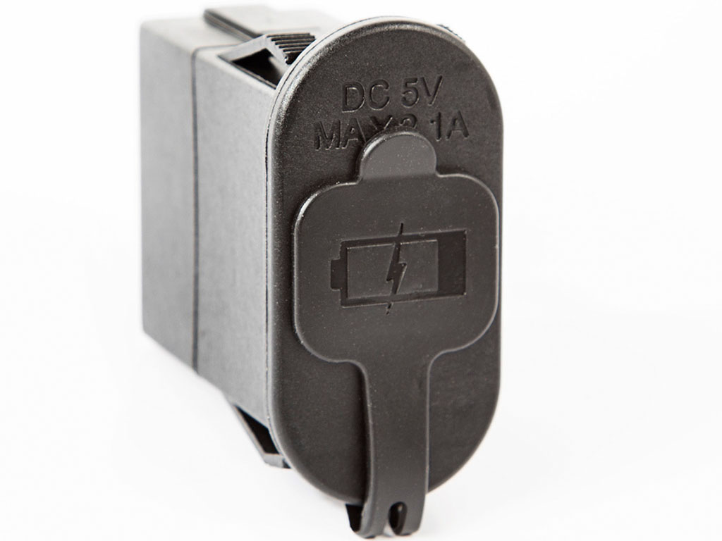 USB Rocker Switch Charging Port | Rugged Ridge